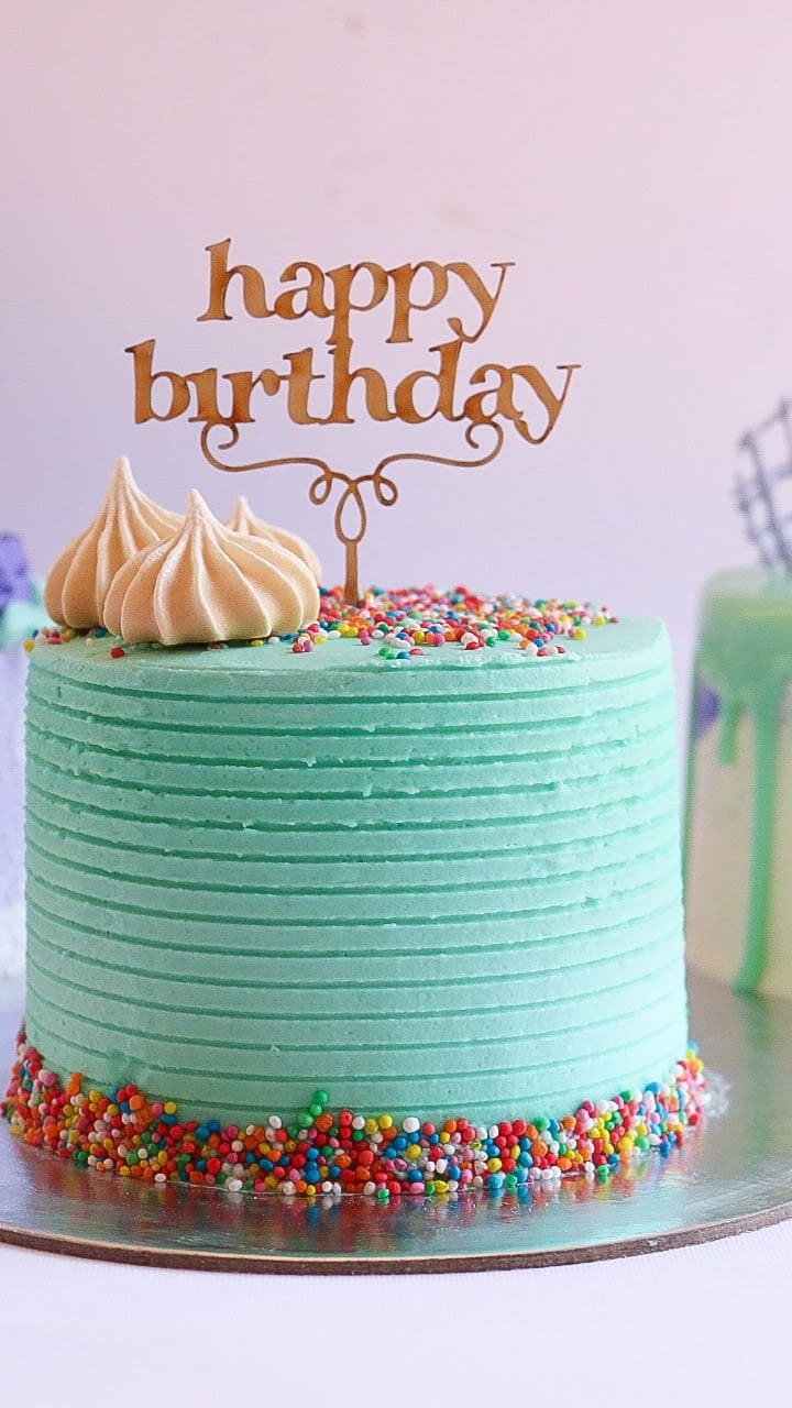 Mini Purple and Turquoise Buttercream Cakes